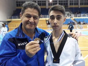 ΧΑΛΚΙΝΟ ΜΕΤΑΛΛΙΟ Ο ΚΟΥΤΣΟΣ ΑΡΙΣΤΕΙΔΗΣ ΤΗΣ ΤΟΛΜΗΣ ΣΤΟ ΠΑΝΕΛΛΗΝΙΟ ...